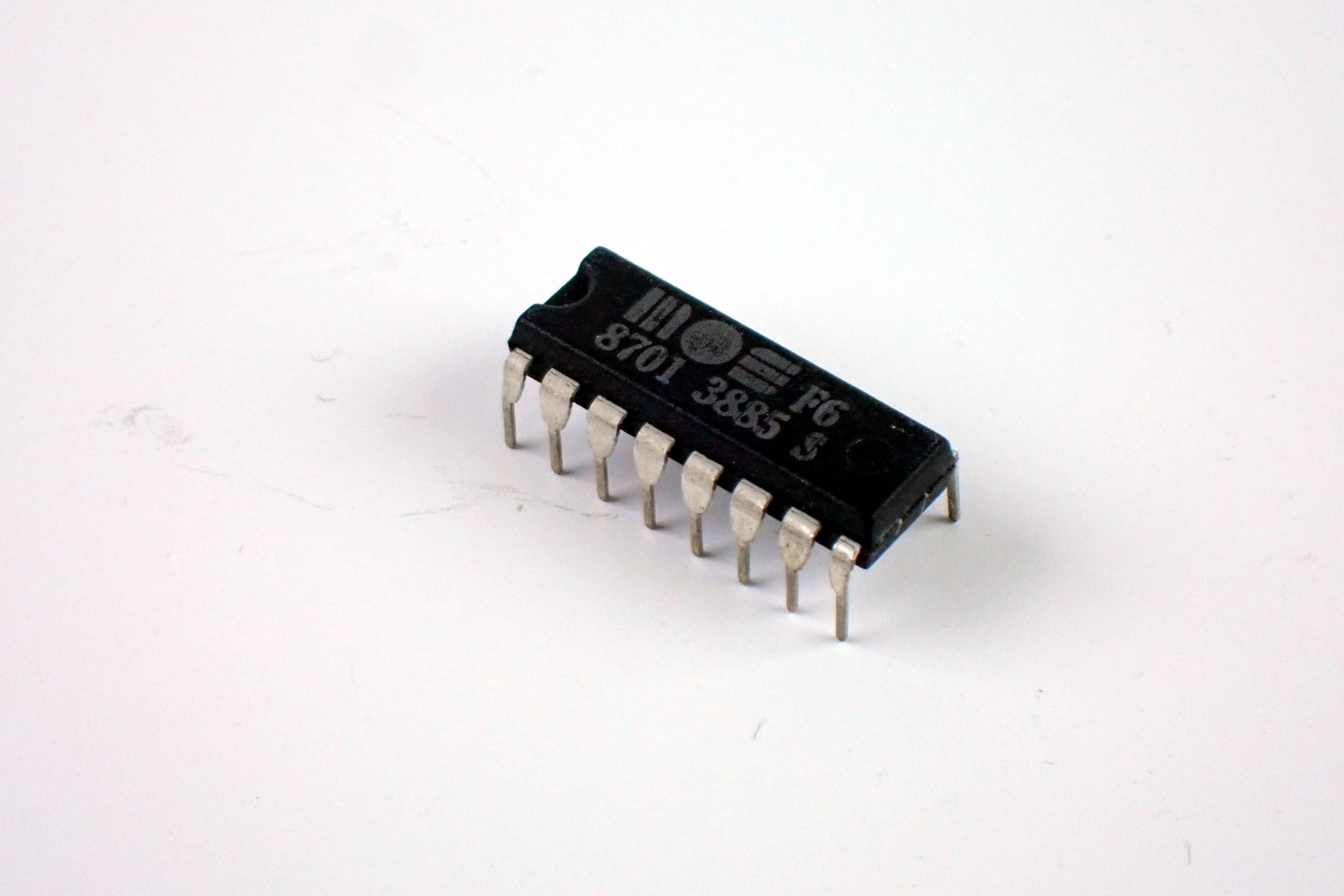 Commodore C64 Ersatzteil - MOS 8701 Custom Timing / Clock Generator ...